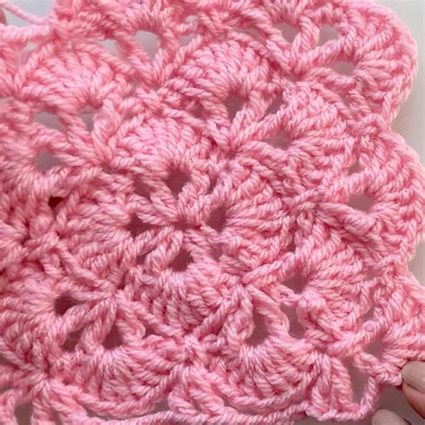 Graceful Waves Free Crochet Shell Stitch Blanket Pattern
