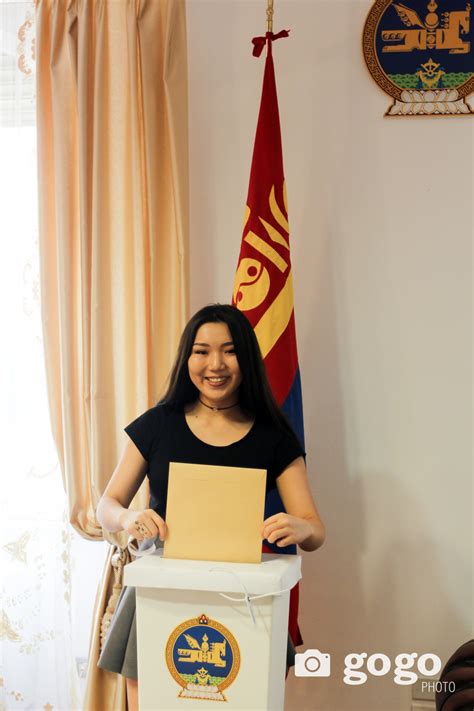 Гадаадад суугаа Монголчууд Ерөнхийлөгчийн сонгуульд саналаа өгч байна