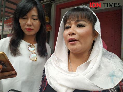Lerai Konflik Rumah Tangga Dewi Tanjung Laporan Ketua Dpc Pdip B Idn