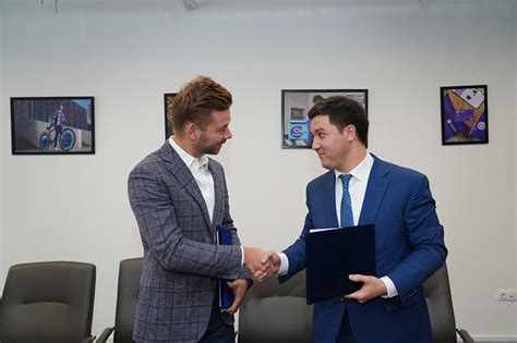 Uzum и Министерство цифровых технологий договорились о сотрудничестве Spot