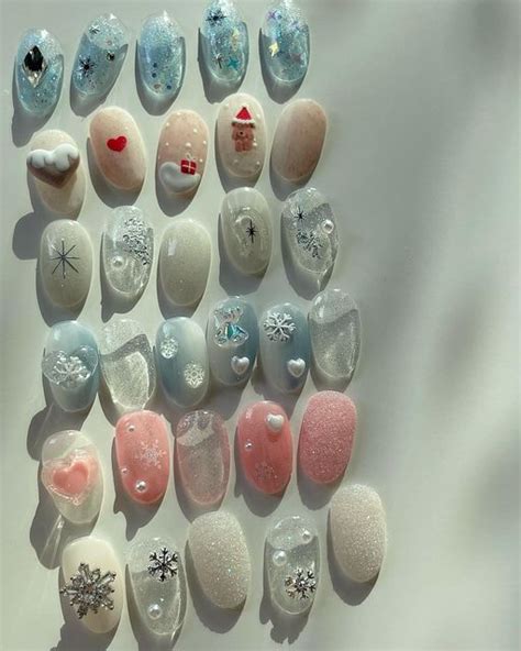 ɴᴀɪʟ ʙɪɴ네일빈첨단네일광주네일 On Instagram ෆ 12월 아트 ️🌨 ෆ 가격은 하이라이트에서 확인 가능하세요 ෆ 이달의 아트는 현금가 기준입니다