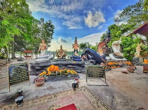 วัดป่าปากโดม อาณาจักรแห่งองค์ทะนะมูลนาคราช ริมฝั่งแม่น้ำมูล