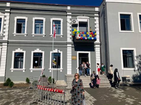 პირველი საჯარო სკოლა გაიხსნა ზუგდიდელები