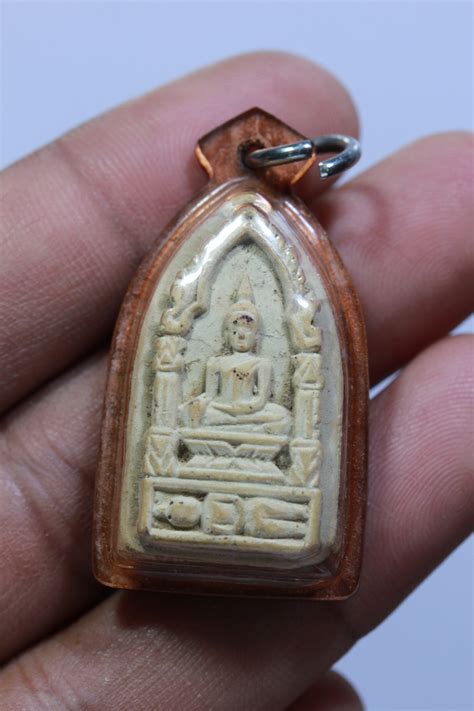 เริ่ม 40 บาท ครับ พระขุนแผนซุ้มเรือนแก้ว หลวงปู่ดู่ พิมพ์นั่งกุมาร ปี 2510 ปี2527 เนื้อผงผสมปูน