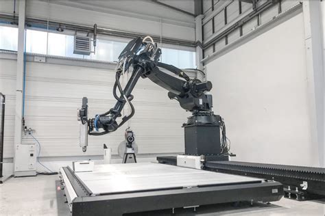 Aes Cead Collaborate On Large Format Robotic Additive Manufacturing