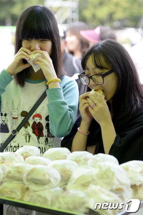 청소년 패스트푸드 섭취 꾸준히 증가운동은 안 해