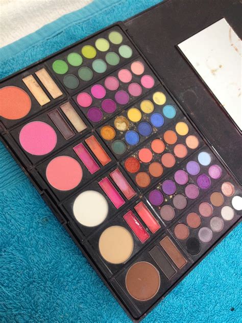 Beauty With Every Age Make Up Colours That Mix Well