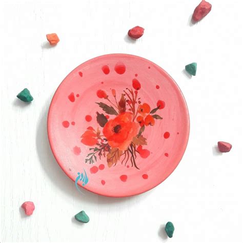 خرید و قیمت بشقاب دیوار کوب سفالی طرح شقایق از غرفه دست‌سازه‌های بارون