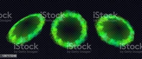 담배 반지 독성 산 색깔의 마법 증기 디자인 요소 녹색 연기 원 둥근 빛 스모그 구름 세트 투명 한 배경에 고립 된 증기