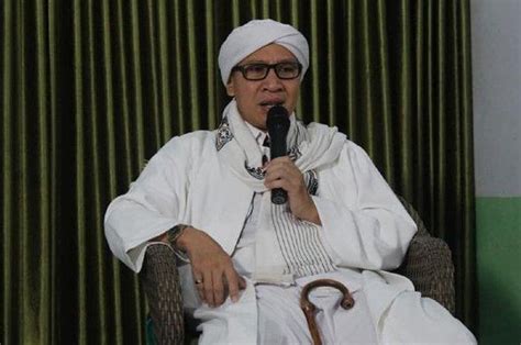 Hukum Mengucapkan Selamat Natal Menurut Buya Yahya Boleh Atau Tidak Sonoraid