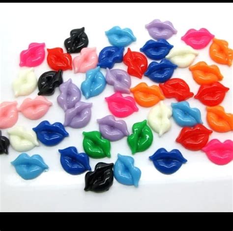 ပြည့်ပြည့် Andကလစ်ကုန်ကြမ်းအမျိုးမျိုး