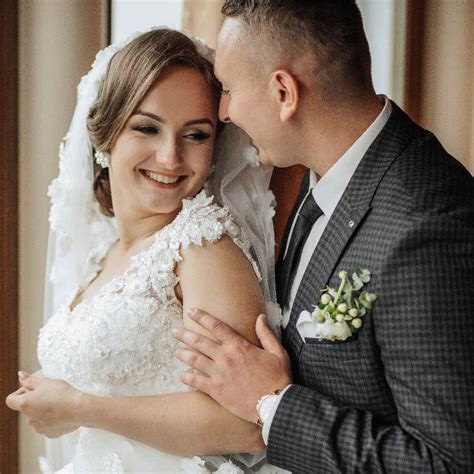 Bride Criticized For Placing Wedding Guests In Tiers Yourtango