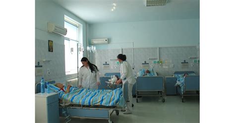 Стотици зарязват близки в болници с месеци приемат че са старчески домове 24 Здраве