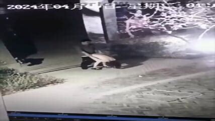 ASIAN MAN CARRIES DRUNK WOMAN HOME THEN HAS THE BEST SEX OUTSIDE HER APARTMENT