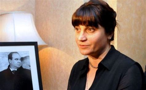 „ჰო­ლან­დი­ა­ში რომ ჩა­ვე­დით მე ქუ­თა­ი­სის სამ­კერ­ვა­ლო­ში შე­კე­რი