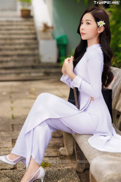 Vietnamese Model Beautiful Girl And Daisy Flower 129 Pictures
