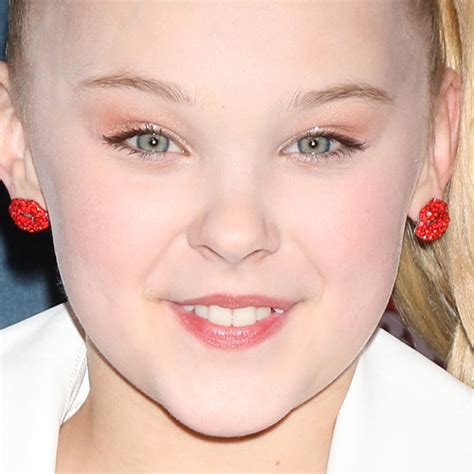 Jojo Siwa Makeup Bronze Eyeshadow And Clear Lip Gloss Steal Her Style