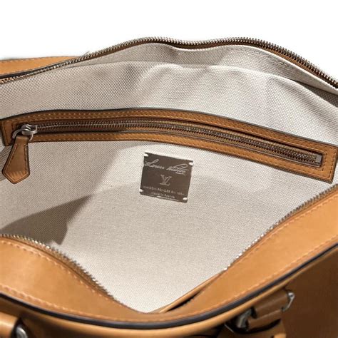 Louis Vuitton ルイ ヴィトン キュイール ミレジムコレクション M21340 ポルト ドキュマン ヴォヤージュpm ビジネス