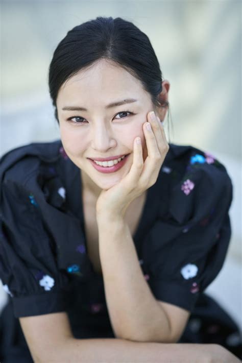 이하늬 파스타 이후 년 만에 만난 이선균 친분 있어도 두 번째 만남 무서웠다인터뷰② 텐아시아