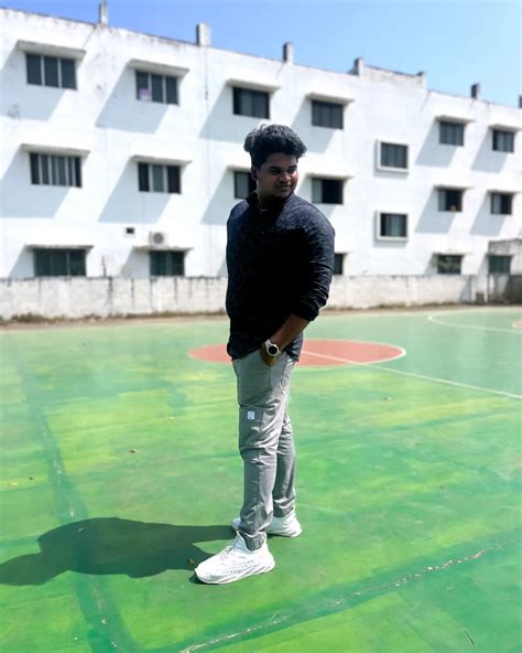 Pradeesh Mepradeesh • Instagram Photos And Videos