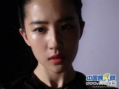 刘亦菲未ps照自毁形象 网友轰：满脸油光2新浪湖南新浪网