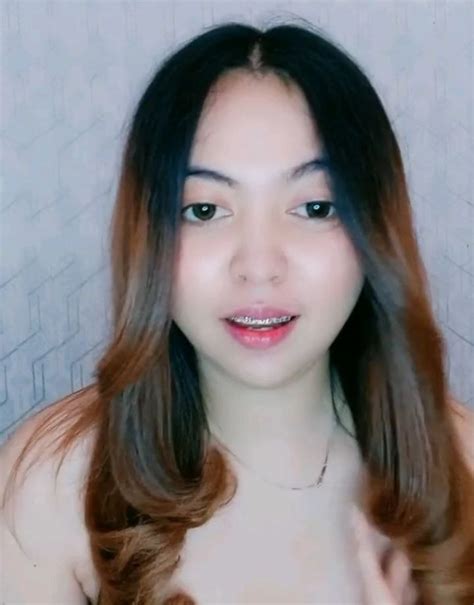 Rara Omek Bugil Getar