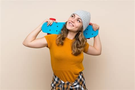 Premium Photo Young Skater Blonde Girl