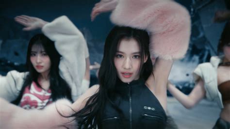 Twice Set Me Free Who S Who K Pop Database Dbkpop Com