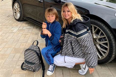 Главного редактора Starhit вызвали в полицию по делу о Гном Гномыче Интернет Интернет и СМИ