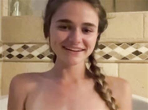 Megnut Nude In Bathtub