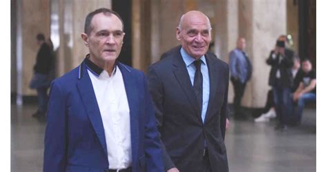 Васил Божков пуснат на свобода срещу 130 бона