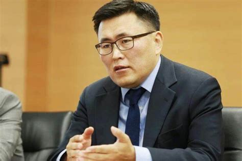 Хөгжлийн банкны гүйцэтгэх захирал Б Батбаяр ажлаа өгөхөөр болжээ