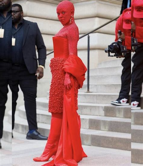 Doja Cat Covered Her Body In 30000 Swarovski Crystals For Fashion Week