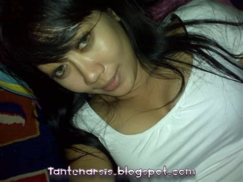 Arena Narsis Foto Belahan Toket Mengkel Tante Seksi
