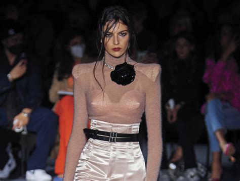 길수록 좋은 맥시 스커트