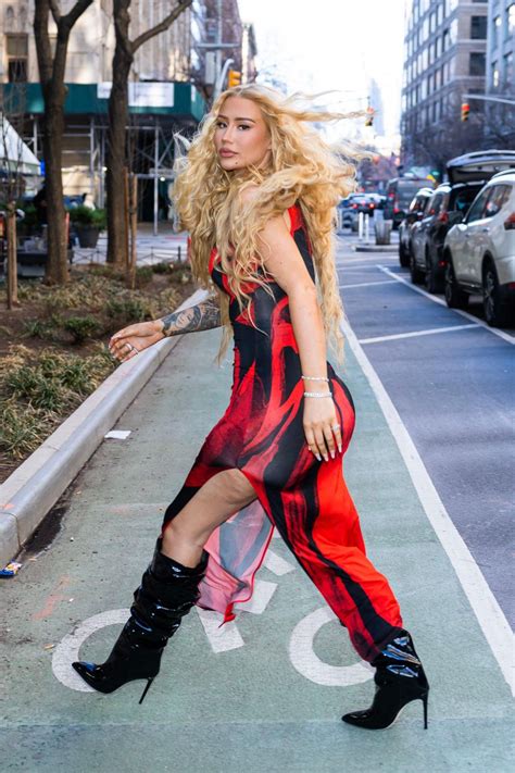 Iggy Azalea Sexy Legs And Curves Hot Celebs Home