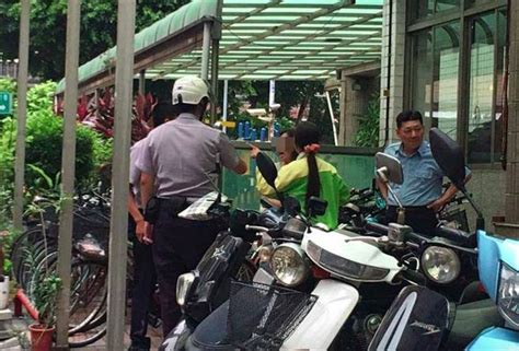 高職女無照駕駛撞警車 母竟惡人先告狀 社會 中時