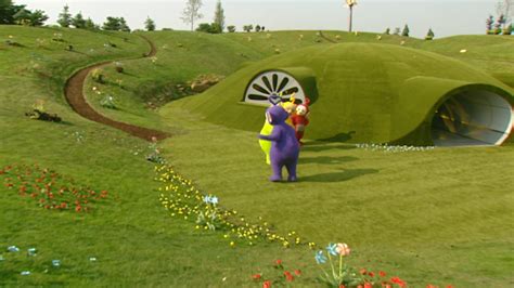 The Round And Round Dance Teletubbies Wiki Fandom