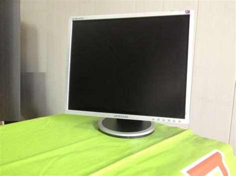 Купить монитор Samsung SyncMaster 940T / 19' / 1280×1024 в Украине