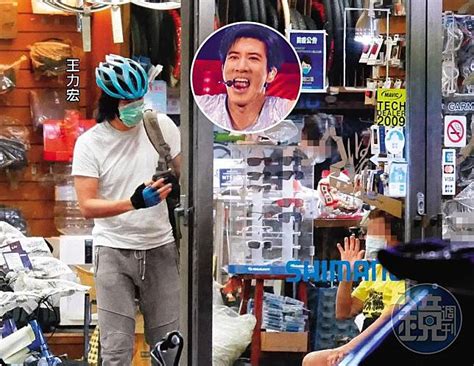 李靚蕾婚變10個月首露面！ 「黏閨密喝喜酒」與王力宏兩樣情 鏡週刊 Line Today