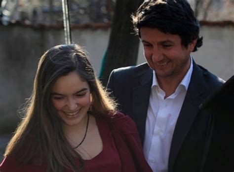 Радина Боршош вдига сватба с фотограф обичан от театралните звезди