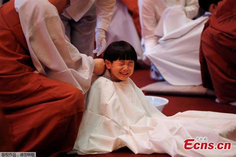 เด็กเกาหลีใต้บวชเณรฉลองวันพระพุทธเจ้าปร China Xinhua News