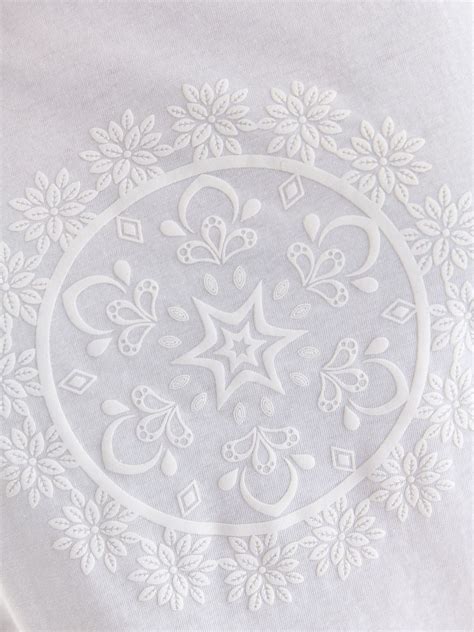 Бяла тениска с релефна бяла щампа Trendo Bg