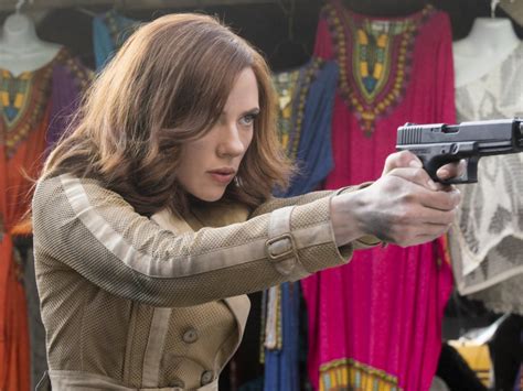 Download Wallpaper Girl Gun Scarlett Johansson Girl Weapons