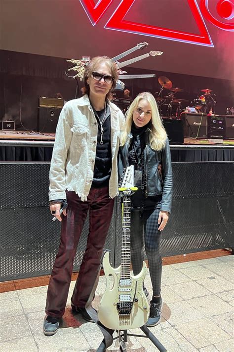 Loida Liuzzi La Guitarra Es Mi Voz Y Mi Luz Guía” Tvo Revista Paraguaya De Actualidad Y