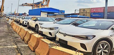 လျှပ်စစ်သုံးမော်တော်ယာဉ်များ ရန်ကုန်ဆိပ်ကမ်းသို့ရောက်ရှိ Myawady Webportal