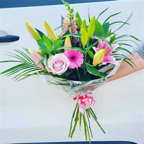 Lily And Rose Mixed Bunch Flower Arrangements House Of Flowers