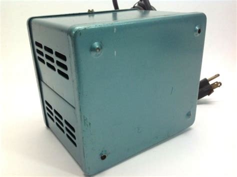 Staco 033 2560 Variable Transformer 120v 5060hz Single Phase In Baroda