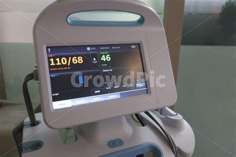 디지털 혈압 측정기 모니터 혈압계 사진이미지일러스트캘리그라피 양기리작가