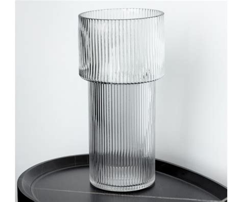 Ваза скляна Лія 24 см купить онлайн на Rozetka